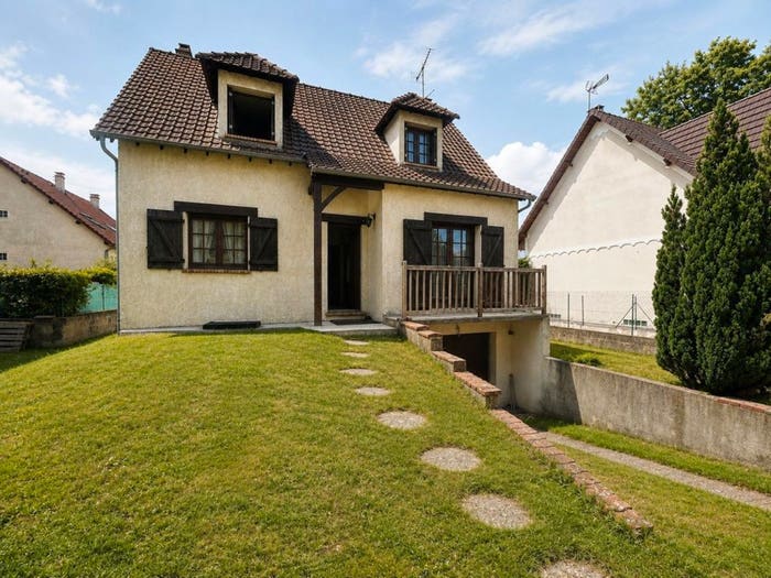 Maison 5 pièces à Villecresnes, à vendre