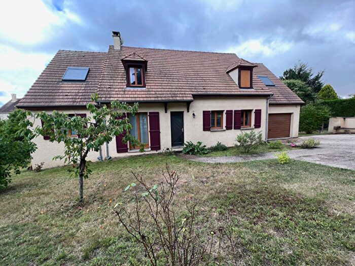 Maison 8 pièces à Saint-Chéron, à vendre