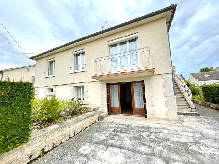 Beaulieu-sur-Loire : Maison 5 pièces à vendre