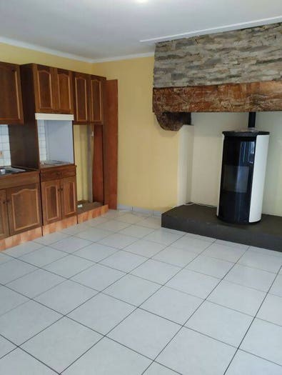 Maison 4 pièces à louer - Saint-Goazec