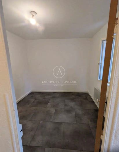Centre Ville-Peyron, La Seyne-sur-Mer : Appartement 1 pièce à louer
