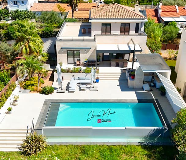 Maison 7 pièces à vendre - Saint-Cyr-sur-Mer, Centre-ville, La Deidière