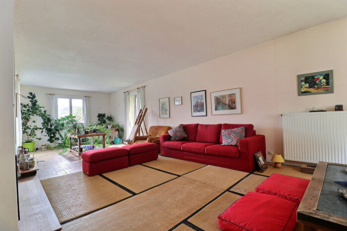 Maison 7 pièces à vendre à Saclas