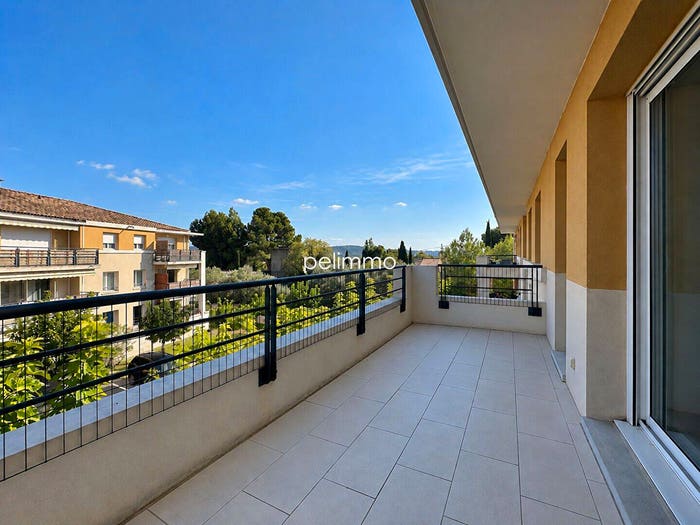 Ferrages, La Fare-les-Oliviers - Appartement 3 pièces à louer