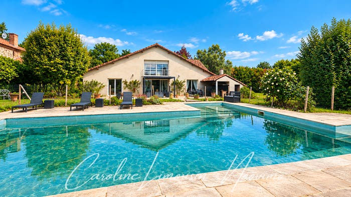 Maison 7 pièces à La Tessoualle, à vendre