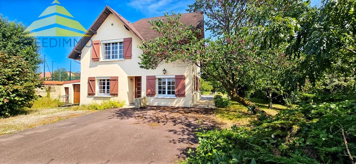Mandres-les-Roses : Maison 6 pièces à vendre