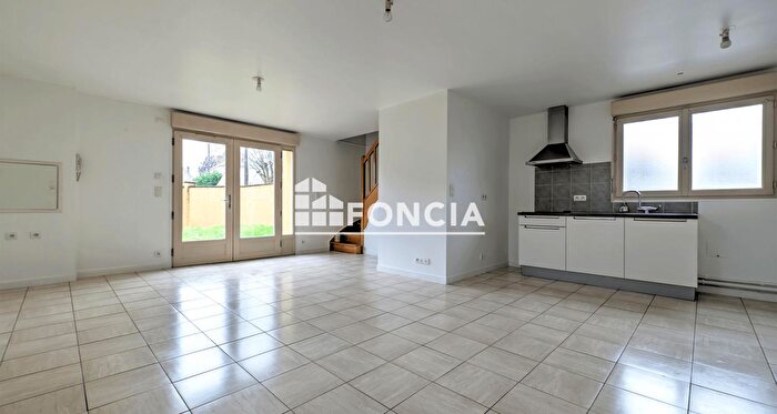 Appartement 3 pièces à Longnes, à vendre
