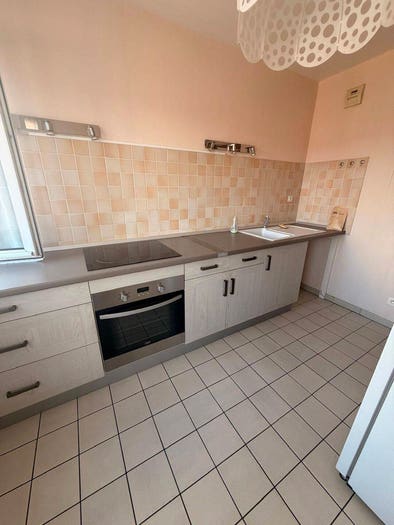 Briand Leclerc, Sens : Appartement 2 pièces à louer