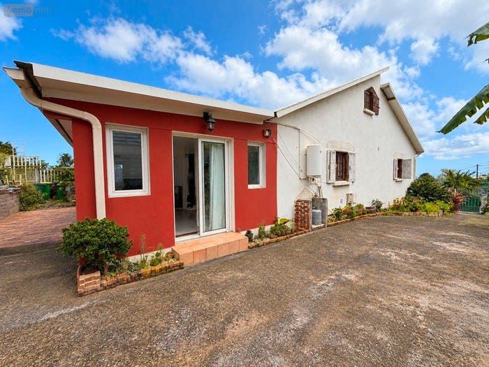 Les Trois-Bassins, Centre-ville, Bois de Nèfles : Maison 8 pièces à vendre