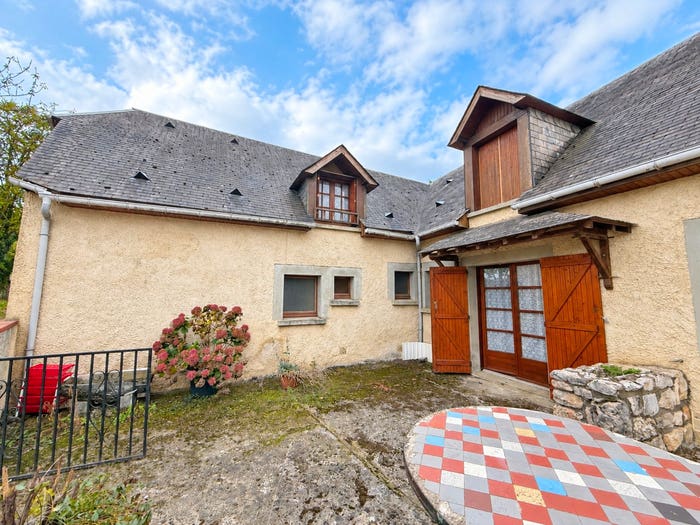 Maison 6 pièces à vendre à Trébons