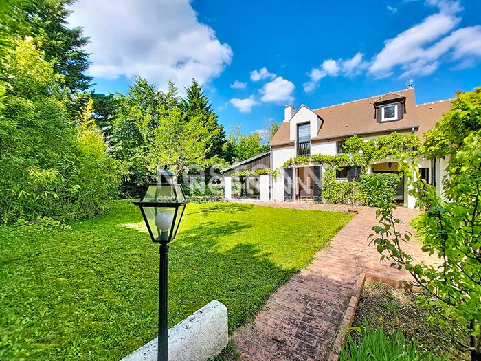 Maison 5 pièces à Noisy-le-Roi, à vendre