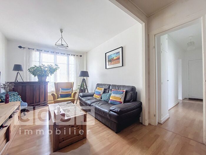 Appartement 4 pièces à Asnières-sur-Seine, Centre-ville, à vendre