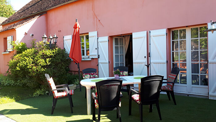 Maison 8 pièces à vendre - La Celle-Saint-Cyr