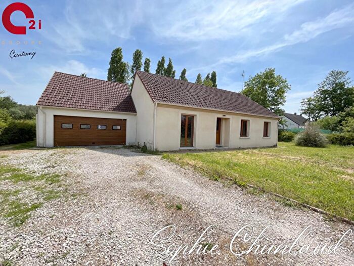 Maison 4 pièces à Courtenay, à vendre