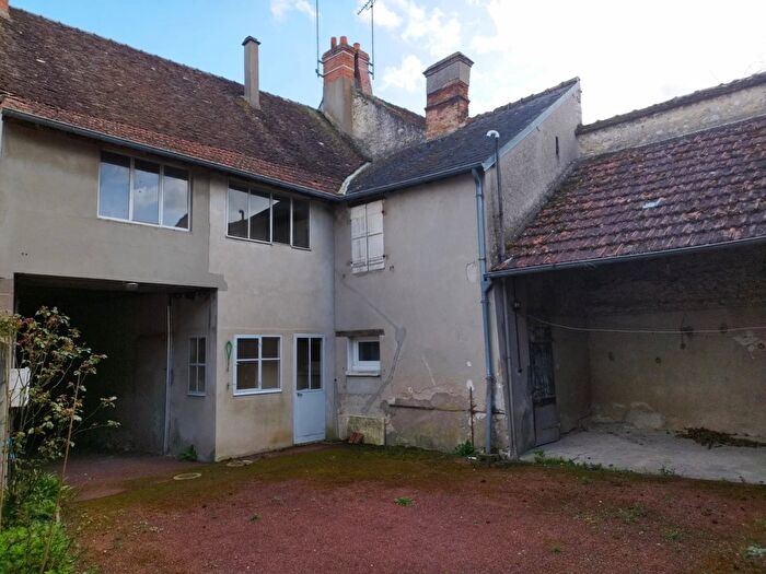 Beaune-la-Rolande - Maison 8 pièces à vendre