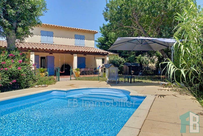 Nord et Ouest, Eyguières : Maison 5 pièces à louer