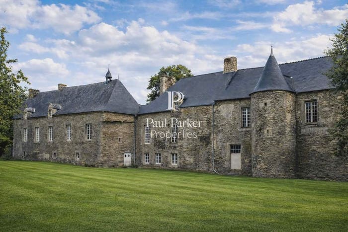 Ploërmel : Maison 10 pièces à vendre