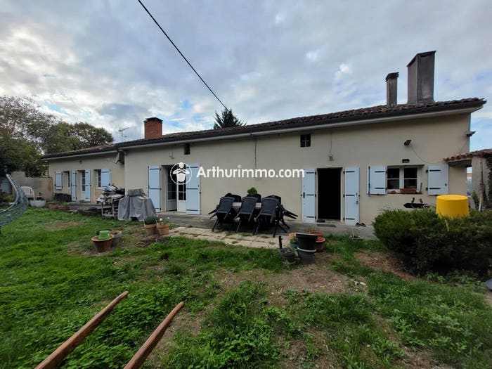 Maison 5 pièces à Saint-Jean-d'Angély, à vendre