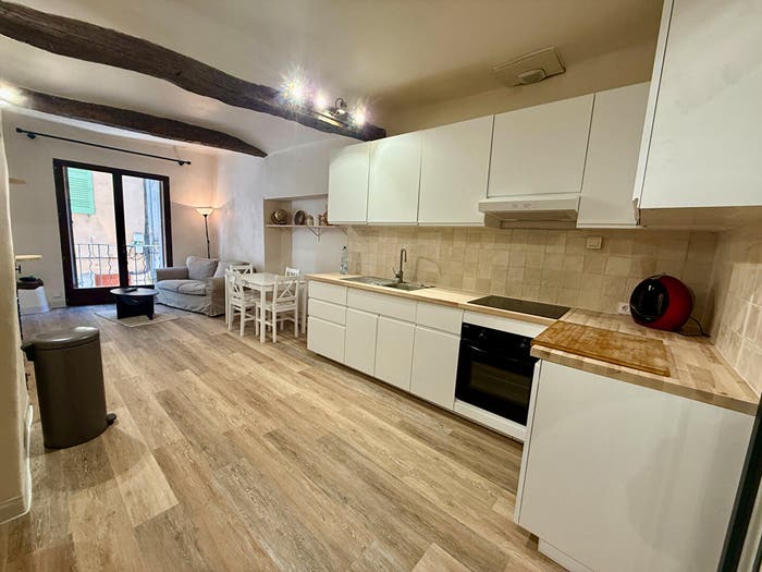 Saint-Maximin-la-Sainte-Baume, Centre-ville : Appartement 2 pièces à vendre