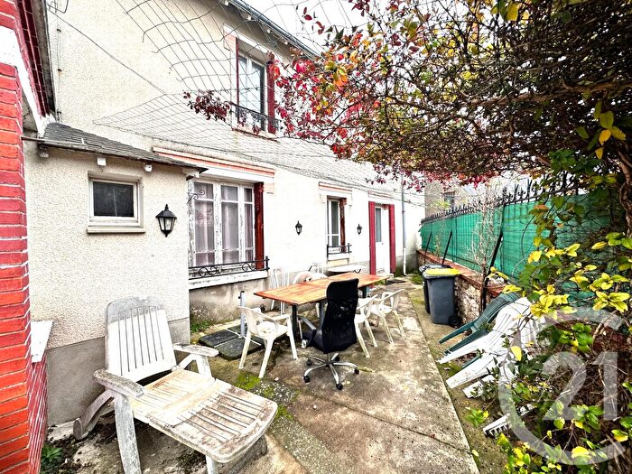 Angerville : Maison 8 pièces à vendre