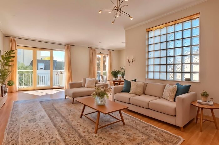 Appartement 4 pièces à vendre - Mantes-la-Jolie, Centre-ville