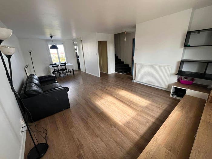 Appartement 4 pièces à louer à Les Terrasses-Axe Majeur-Lauterne, Cergy
