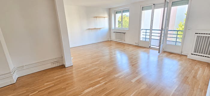 Corentin Celton, Issy-les-Moulineaux : Appartement 4 pièces à louer