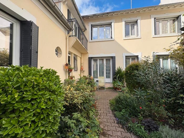 Vincennes, Est : Maison 5 pièces à vendre
