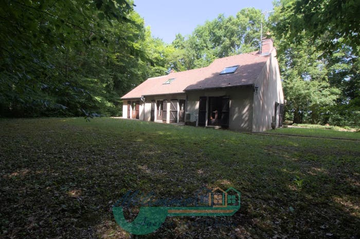Sougères-en-Puisaye - Maison 9 pièces à vendre