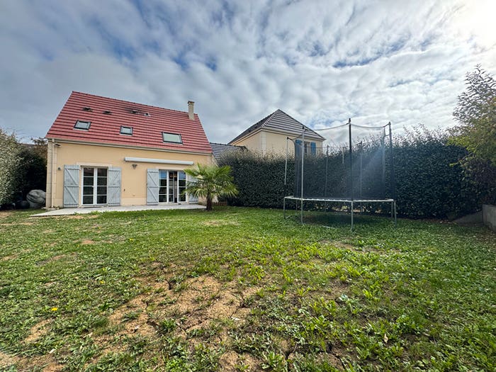 Maison 5 pièces à Villejust, à louer