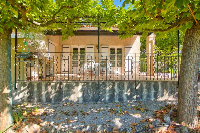 Maison 5 pièces à Tavernes, à vendre