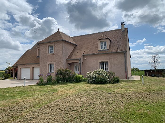 Savigny-sur-Clairis - Maison 7 pièces à vendre
