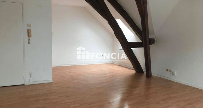 Ève : Appartement 3 pièces à louer