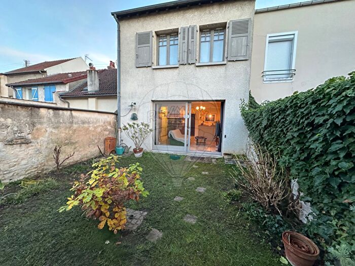 Mantes-la-Jolie, Centre-ville : Maison 5 pièces à vendre
