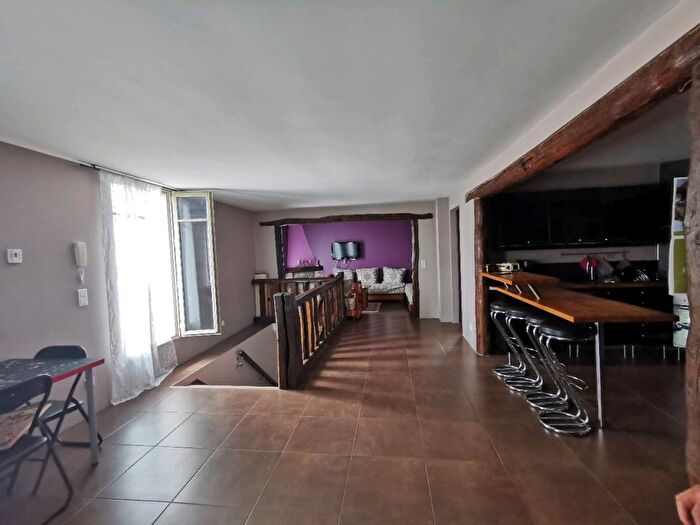 Mantes-la-Jolie : Appartement 4 pièces à vendre
