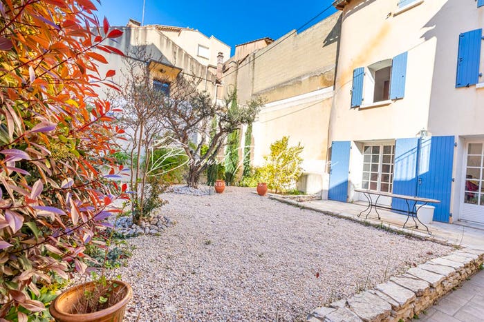 Saint-Saturnin-lès-Avignon : Maison 8 pièces à vendre