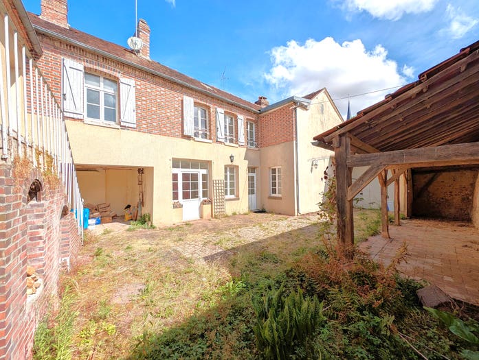 Maison 8 pièces à vendre - La Ferté-Loupière
