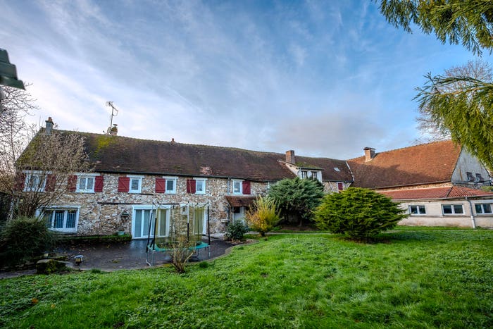 Maison 8 pièces à vendre - Chartronges