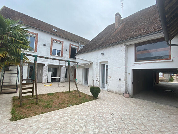 Maison 10 pièces à Villeneuve-la-Guyard, à vendre