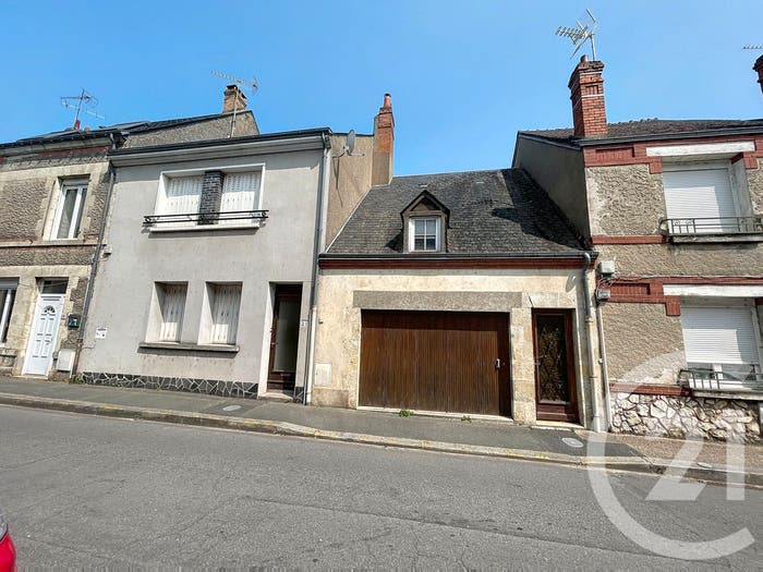 Maison 6 pièces à vendre - Saint-Denis-de-l'Hôtel