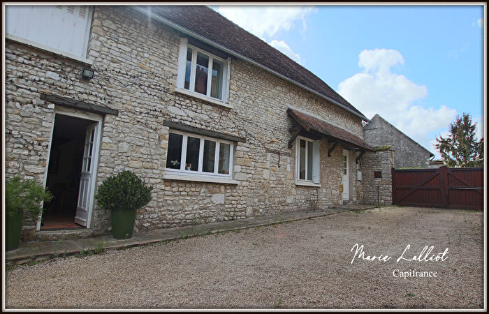 Maison 8 pièces à Yèvre-la-Ville, à vendre