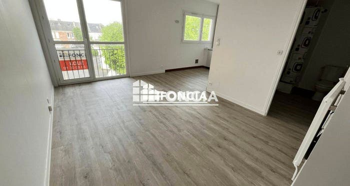Bois Nogent Agiot, Maurepas : Appartement 1 pièce à louer