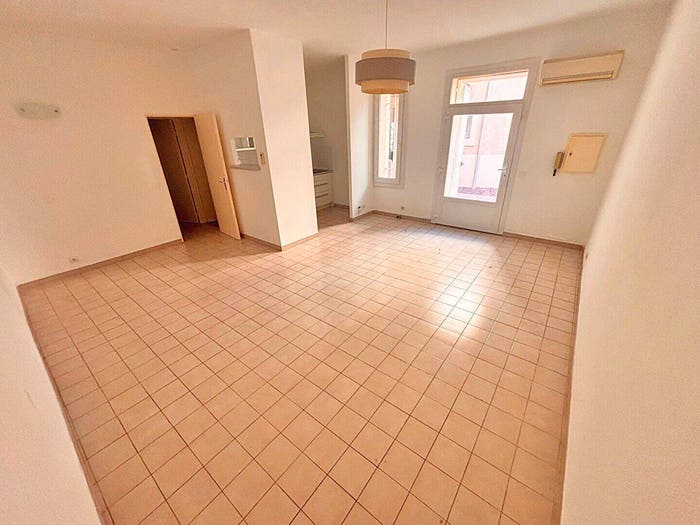 Jardins de la Fontaine, Nîmes : Appartement 2 pièces à louer