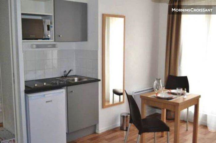 Zone Pietonne, Avignon : Appartement 2 pièces à louer