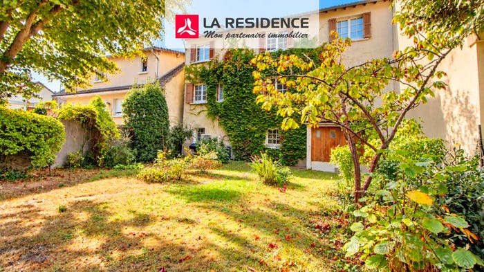 Maison 8 pièces à Les Clayes-sous-Bois, Centre-ville, à vendre