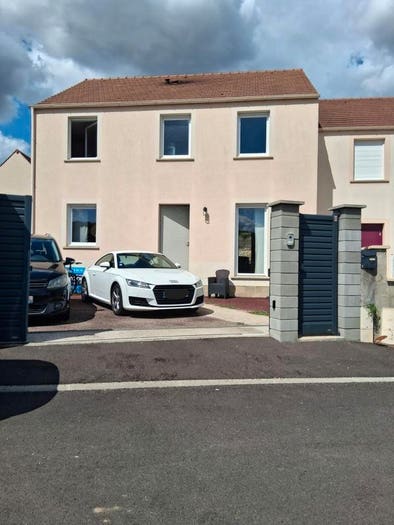 Maison 7 pièces à vendre à Épône