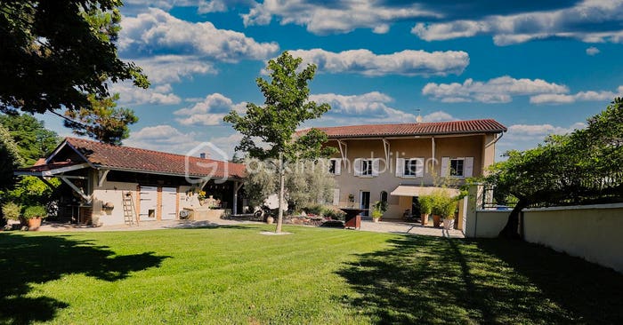 Maison 7 pièces à Eyzin-Pinet, à vendre