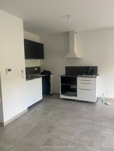 La Penne-sur-Huveaune : Appartement 2 pièces à louer