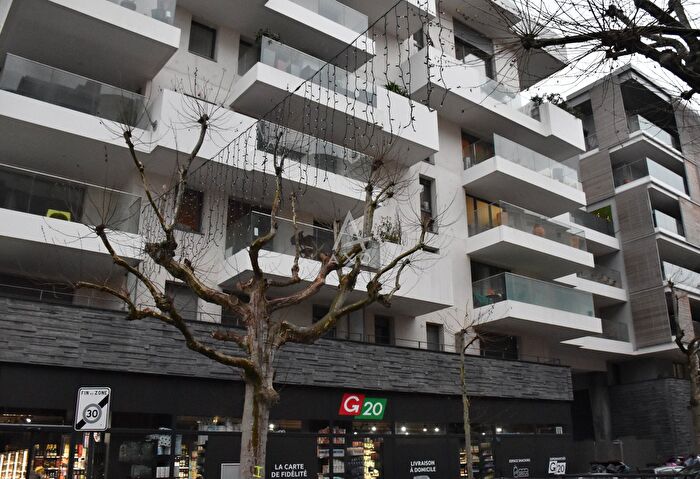 Appartement 4 pièces à vendre à Asnières-sur-Seine, Gresillons, Voltaire