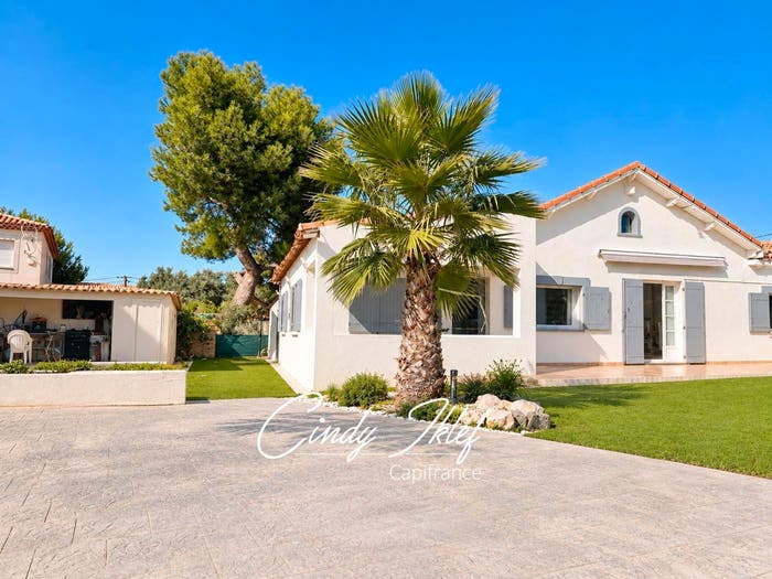 Vitrolles, Bords de l'étang, Tribales, Ferme de Croze : Maison 4 pièces à vendre